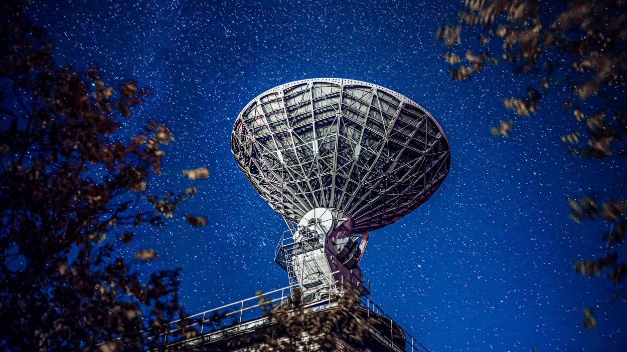 Scientists detect a radio signal from 9 billion light years away—but no ... Scientists detect a radio signal from 9 billion light years away—but no ...